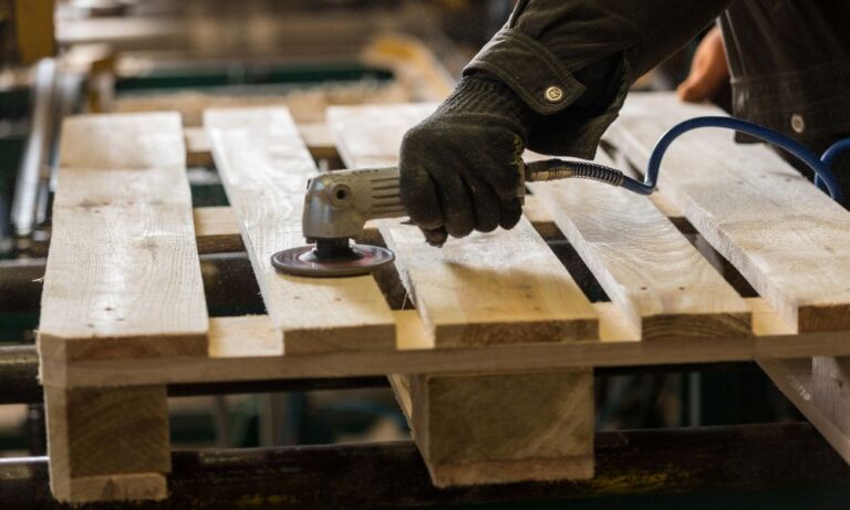 4 Common Misconceptions About Wooden Pallets